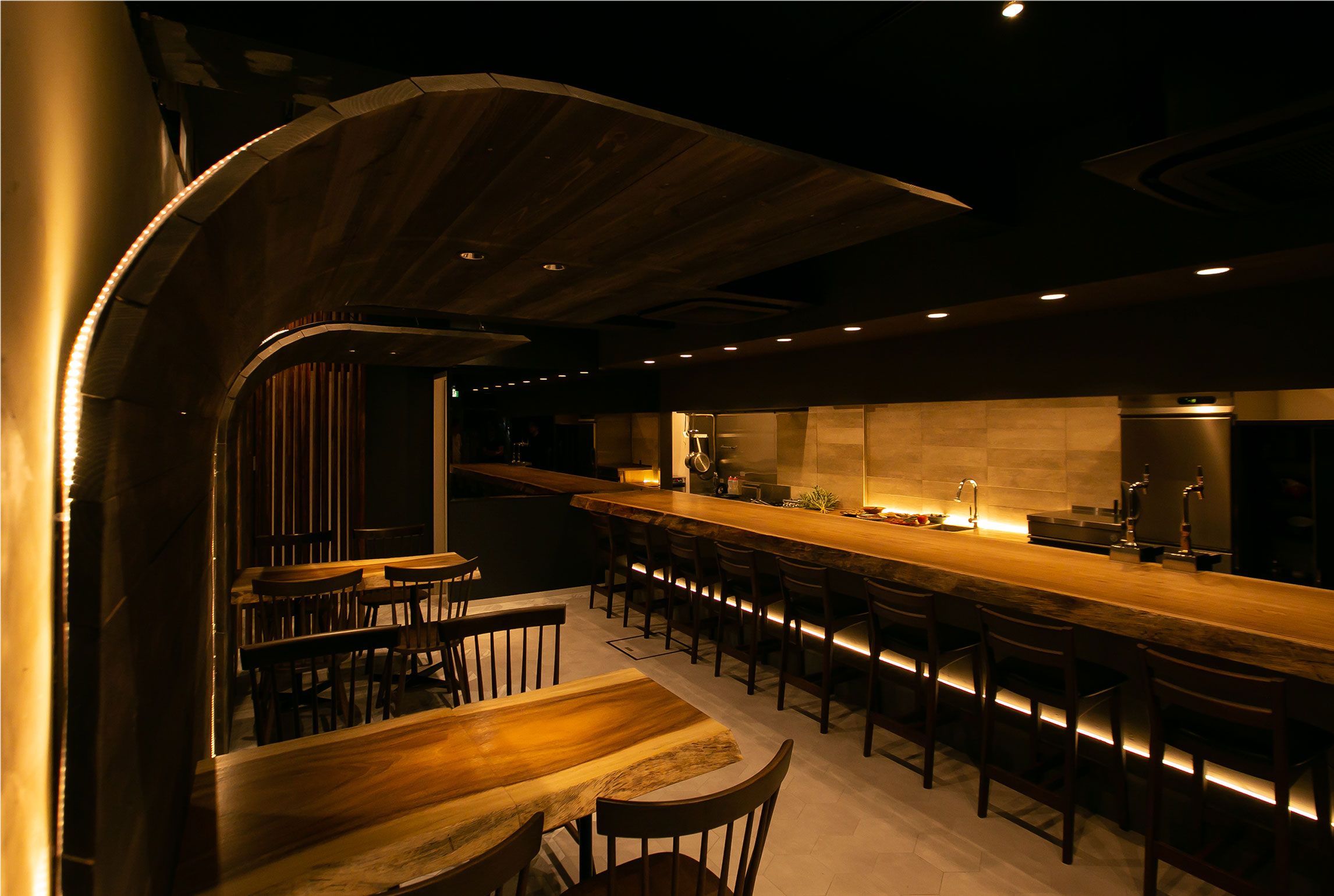 Armorica ｜ WORKS 商店建築 ｜ Design plus alpha